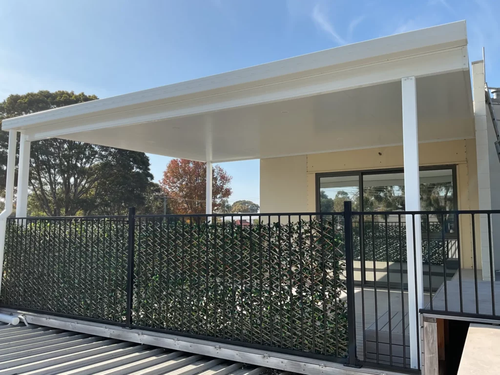 Insulated Balcony Patio, Beaumaris | Trueline Patios